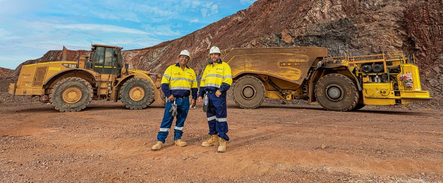 Newmont Mining makes $17B bid to form Australia's largest gold company ...