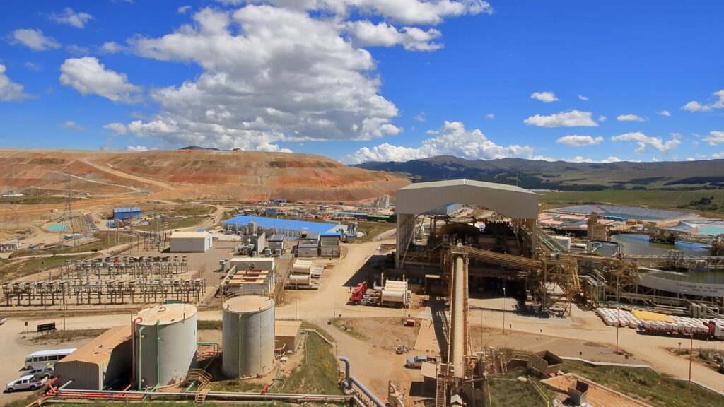 Stalled Newmont gold project becomes target for illegal miners ...