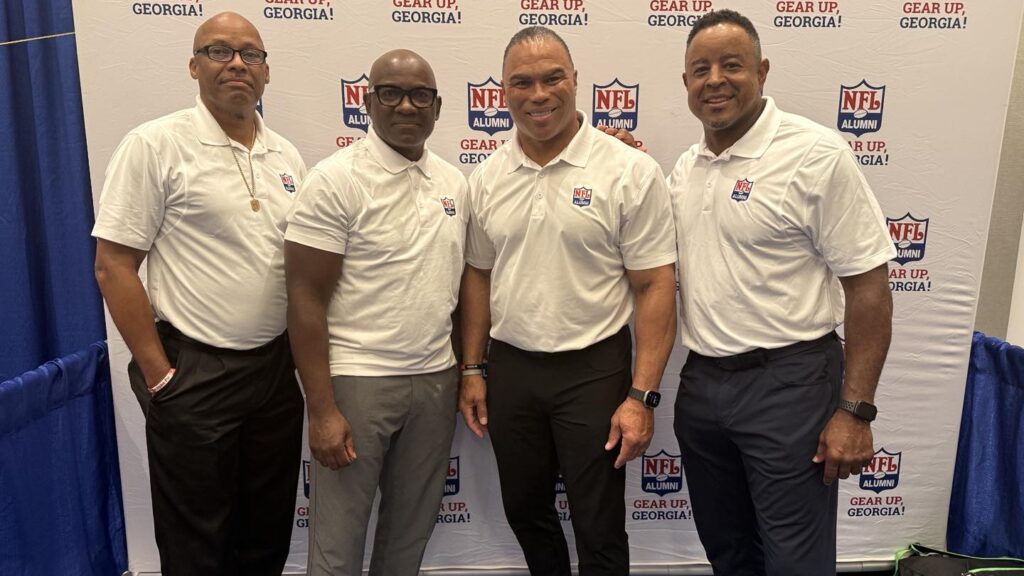 NFL veterans join the fight against lung cancer - Mugglehead Investment ...
