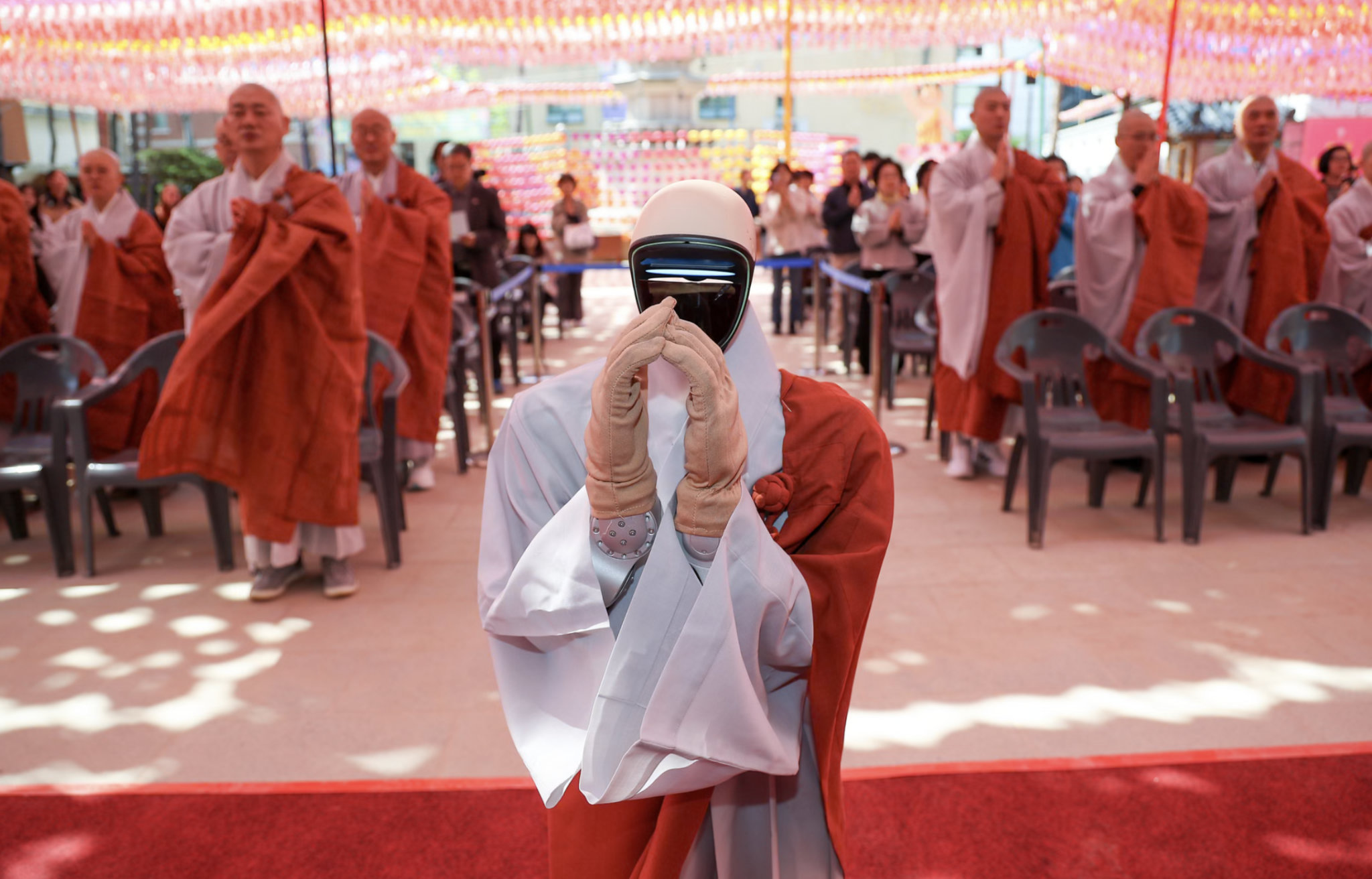 Unitree humanoid becomes Buddhist monk at South Korean temple ...